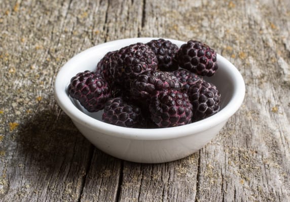 How to Make Foraged Berry Infused Vinegar - Forager | Chef