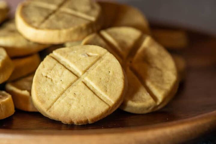 Pine Pollen and Honey Shortbread Cookies - Forager | Chef