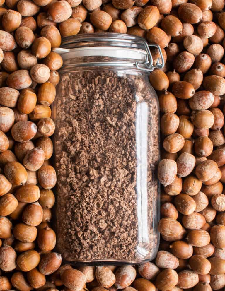 Korean Acorn Jelly with Chrysanthemum Leaf Salad (Dotorimuk)