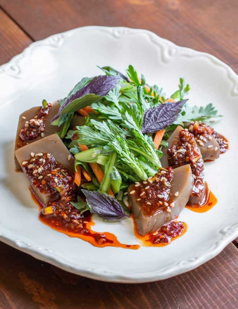 Korean Acorn Jelly with Chrysanthemum Leaf Salad (Dotorimuk)